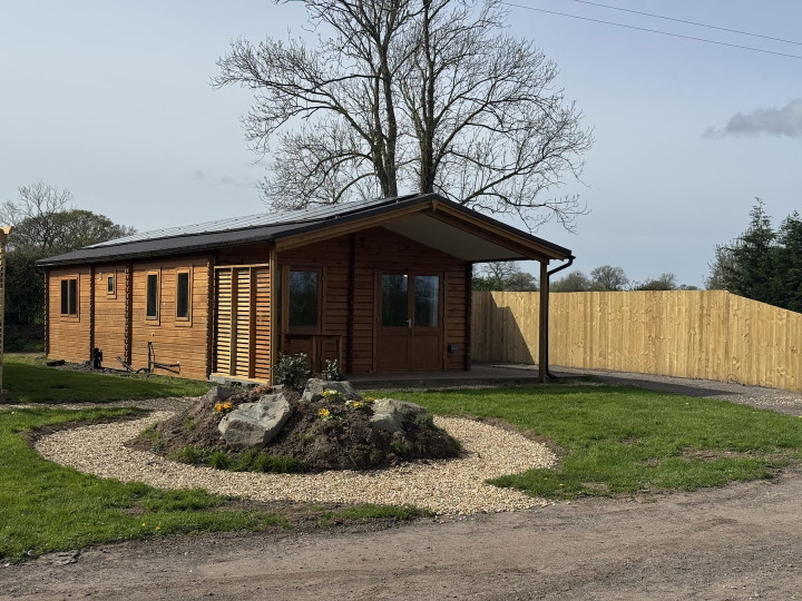 Oak Tree Cabins - Pine Lodge - United Kingdom