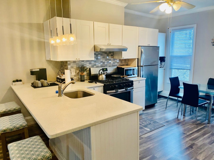 Lovely Sunset Park 2 Bdrm - New York City