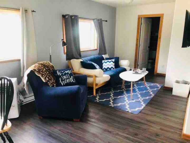 Broadway Street - Alpine Suite (By The Lake) - Nakusp
