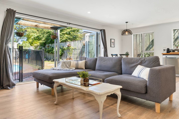 Pool House 2 Bedrooms - Masterton