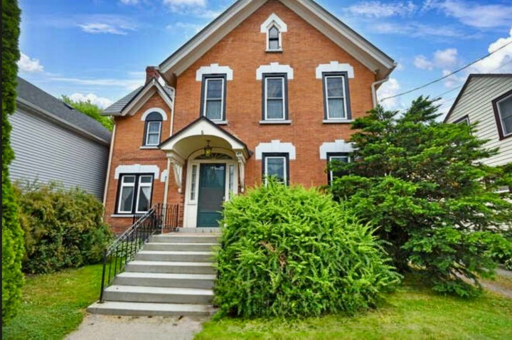 The Pearl At 49 - Brockville