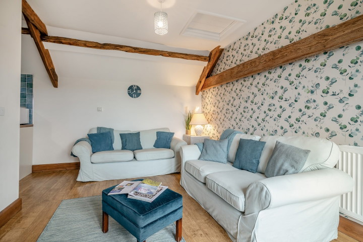 Vale Chestnut- Mountain Views, Pool And Hot Tub - Brecon