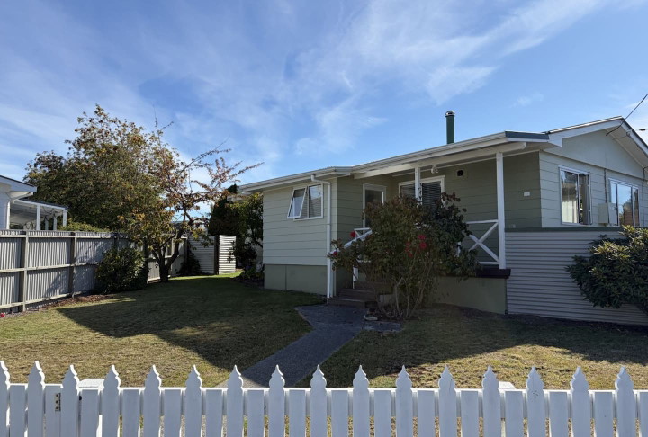 Centre Of Town On Mt Cook St - Twizel