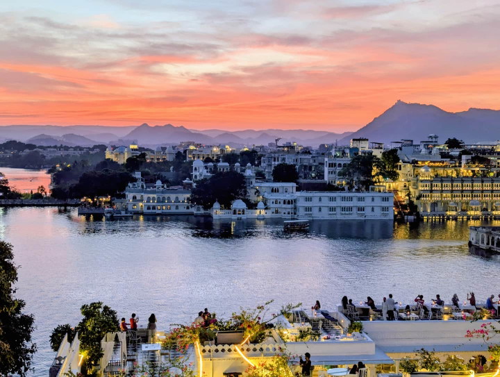 Navghat 68 | Lake Facing Heritage Stay In Udaipur - Udaipur
