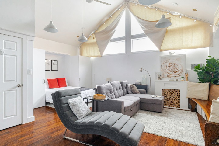 Work, Rest, Visit & Explore | Cozy Downtown Studio - Belleville, Ontàrio, Canadà
