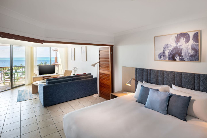Stunning One Bedroom Ocean View - Airlie Beach