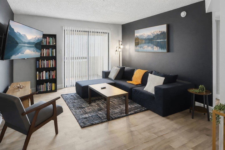 New Stylish Az 2bdr | Pool | Gym | Parking | Pets - Tempe, AZ