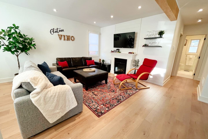 Chateau Vino - In The Heart Of Notl Wine Country! - Niagara-on-the-Lake