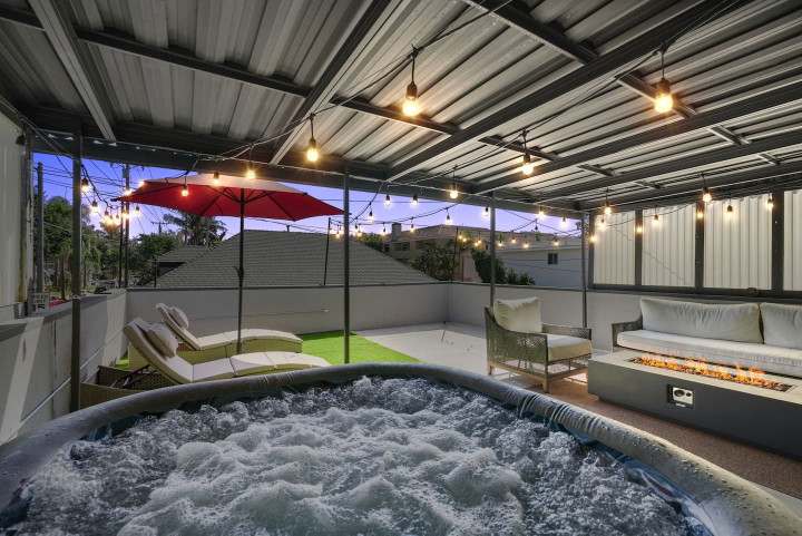 Jacuzzi | Toit-terrasse | Brasero | Borne De Recharge Pour Voiture éLectrique | Parking - Long Beach, CA