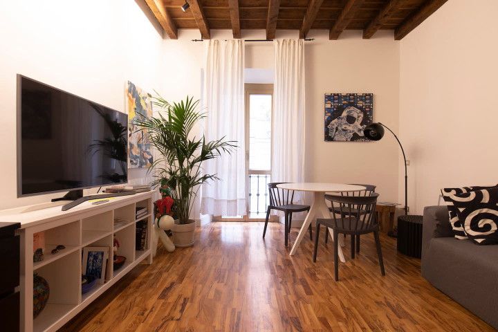 Experience The Center: Charming Vintage Apartment - Милан