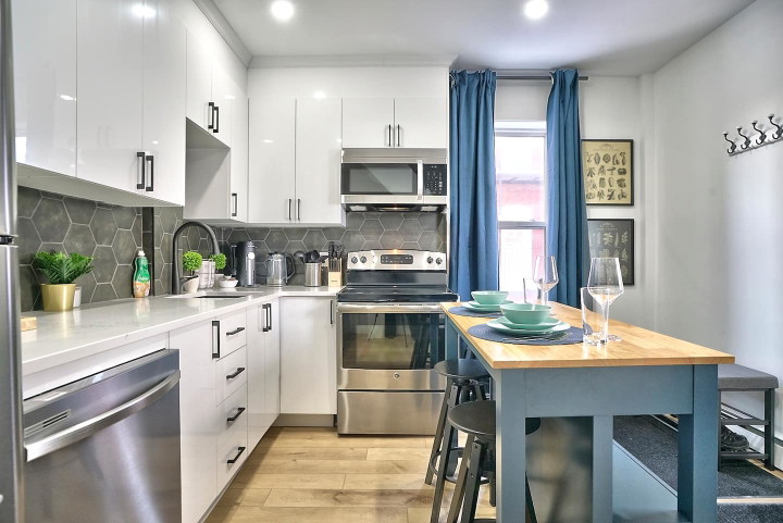 Sherby Lux: Central, Parking, Renovated, Sleeps 6 - Sherbrooke