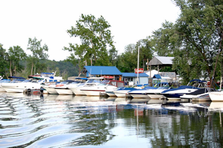 Saugerties Marina Peaceful Setting On The Water - Saugerties, NY