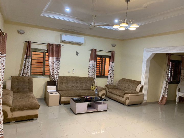 Villa Spacieuse Avec Jardin & Parking. - Ouagadougou
