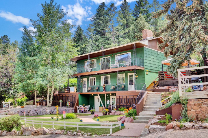 Elk Cabin Lake Views & Private Hot Tub - Woodland Park, CO