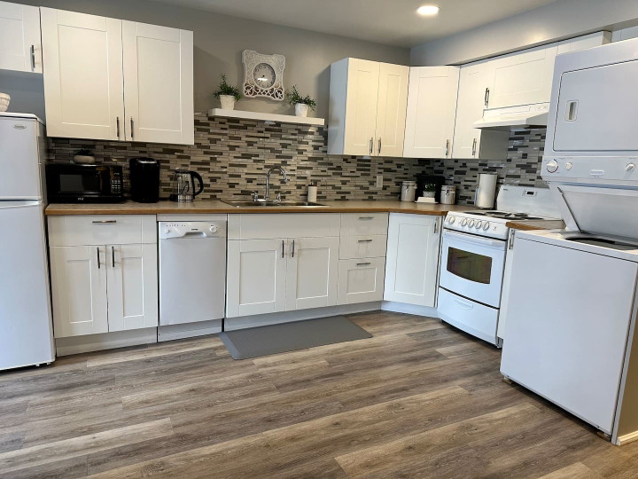 Ultra Clean, Cozy Suite In A Peaceful Setting - Vernon, BC, Canada