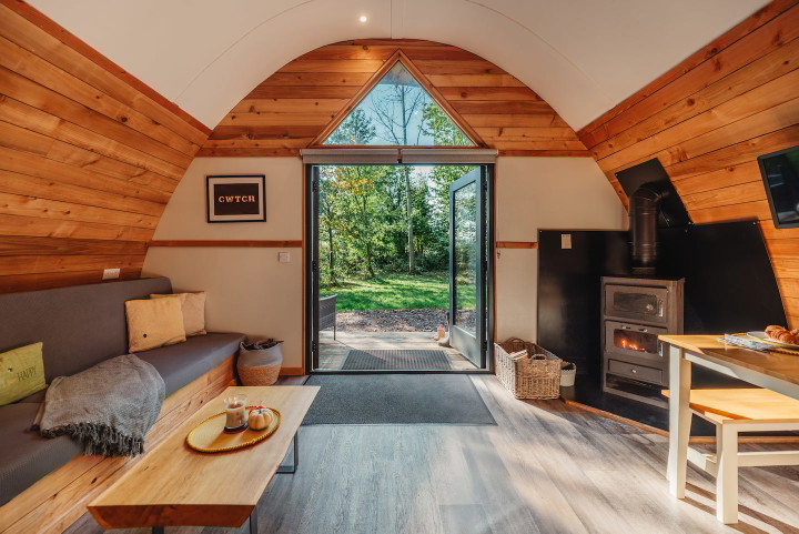 Cwtch (Hug) Woodland Cabin With Outdoor Bath - Brecon