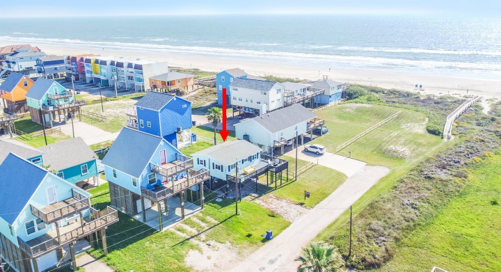 1 Min Walk To Beach! | Sleeps 6 | Just Beachy - Surfside Beach, TX