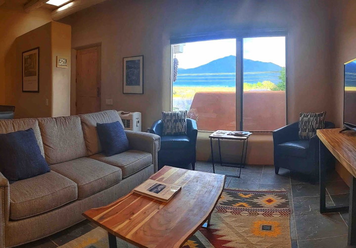 Book Now! Mountain Views, Spacious, Private, Close To Hiking, Dining & Shopping! - New Mexico