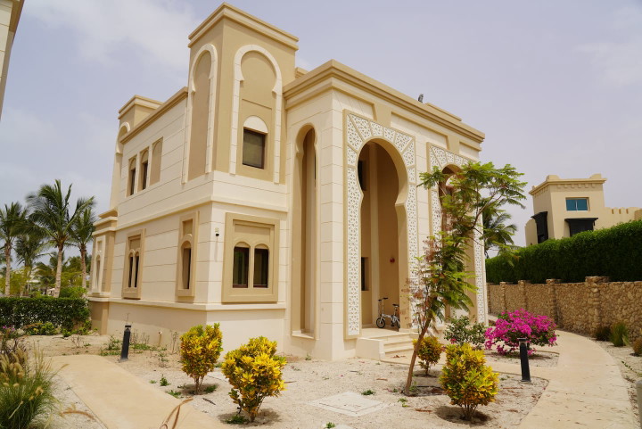 Arabian Amber - Earthy, Elegant, Cosy & Peaceful - Oman