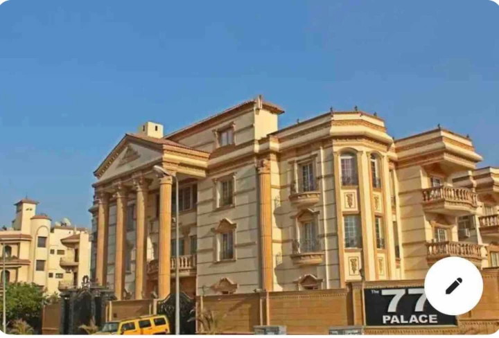 The Palace Residence With Pool   11br 7min To Cfc - Egypt