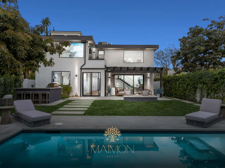 Elegant Beverly Grove Oasis With Top-tier Comfort - Hollywood, CA