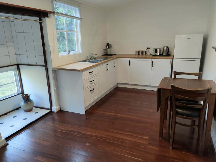 Quirky Self-contained Cottage Close To Town. - Manjimup