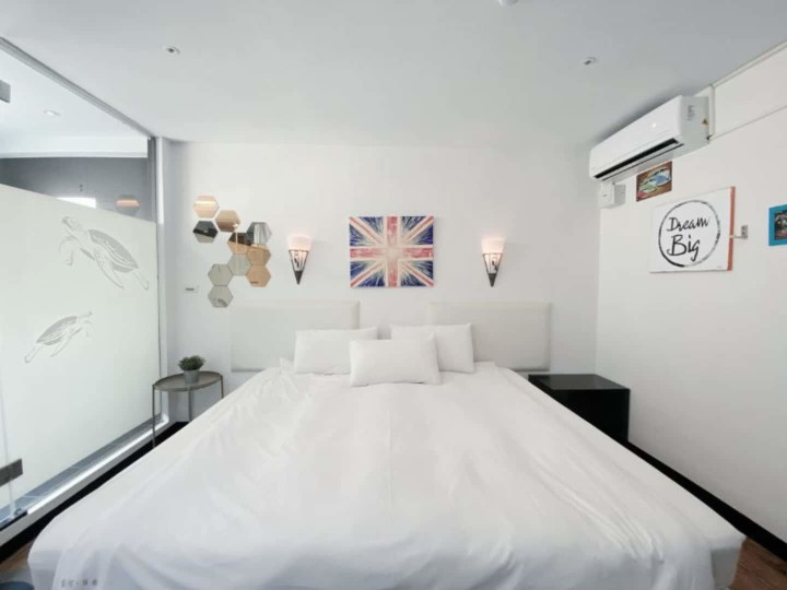 "Ai He Ri Yang" Deluxe Double Room | Private Bathroom (Near Yanchengpu Station, Ai He, B2) - Taiwan