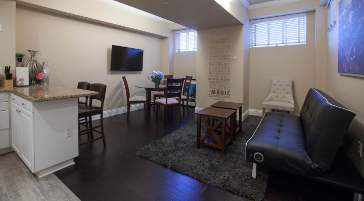 1 Bd Historic Bldg Near Disneyland - Anaheim, CA