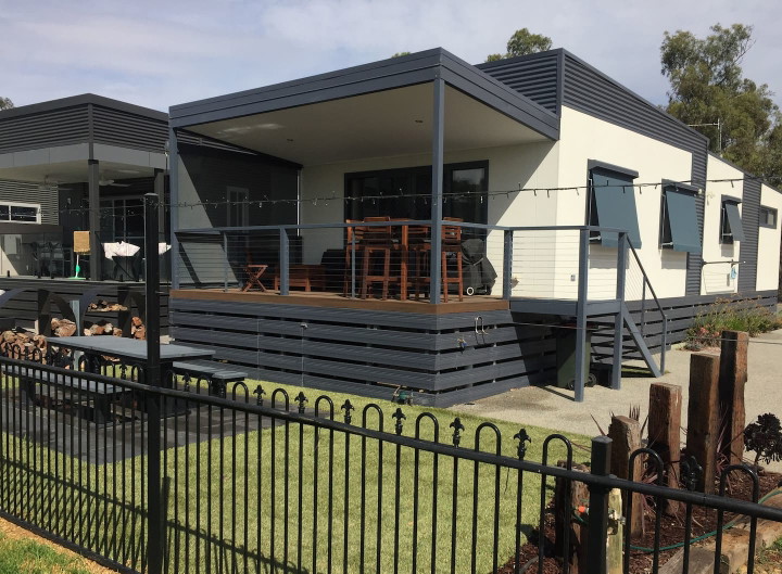 Poolside Retreat - Moama
