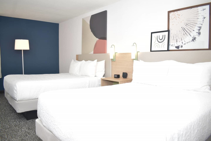 3-star Mystery Hotel Near Downtown St. Louis - Kirkwood, MO