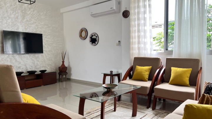Refurbished Flat · Cocody · Fibre Optic + Ac · Parking - Abidjan