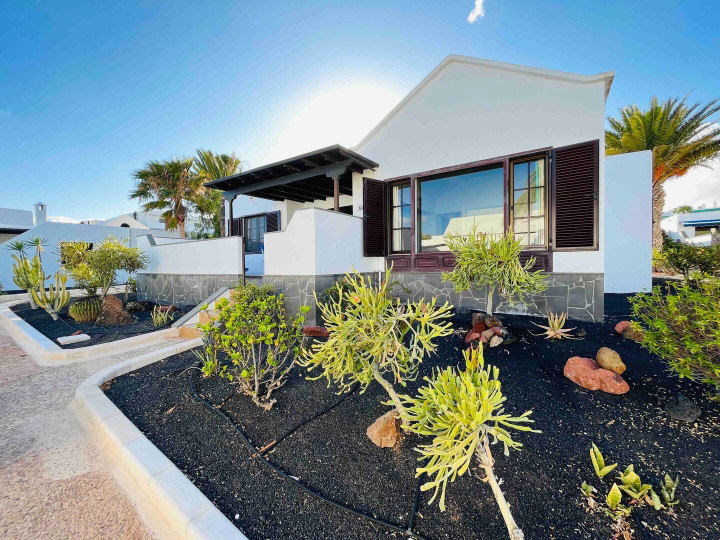 Trinity House En Playa Bastián - Costa Teguise