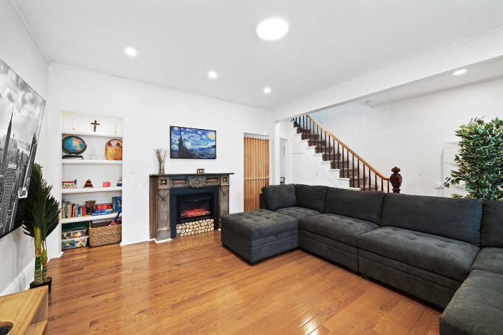 2-min Walk To Nyc Bus 2-story Home Parking - New York City