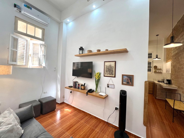 Cozy Apartment Steps From Plaza Vieja  Old Havana - Havana