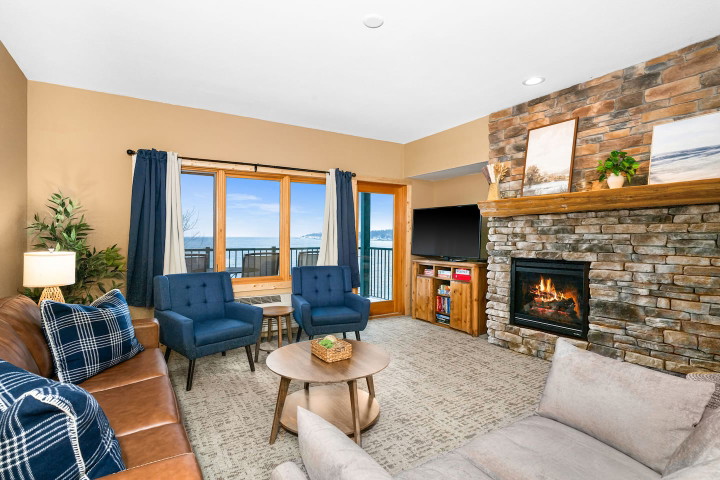 Pool & Hot Tub, Condo, Views, Lakeshore - Two Harbors, MN