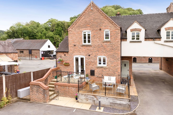 Salthouse Cottage In Ironbridge - 머치 웬락