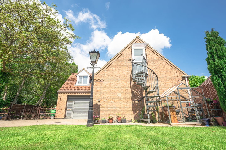 Oak Leaf Mews Apartment - Bright, Airy And Private - Newark-on-Trent