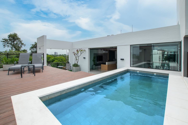 Corporate Oasis, Balcony, Workspace & Pool - Paraguay