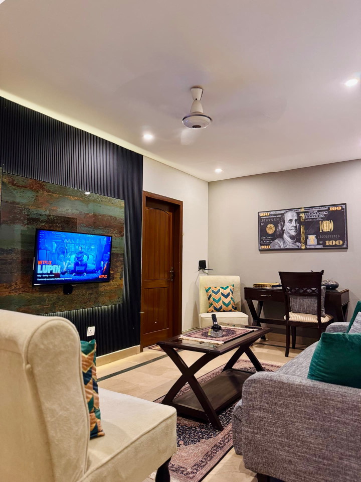 | Mmuks 1bhk Executive Suite | Free Netflix | - 이슬라마바드