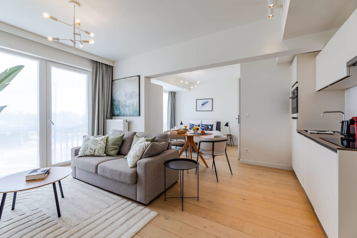 Large Studio Apartment In A Serviced Building - Uccle