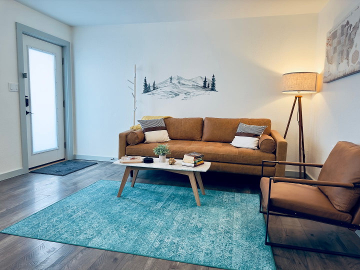 Chic Condo: Style, Comfort & Nature Near Downtown - Joseph, OR