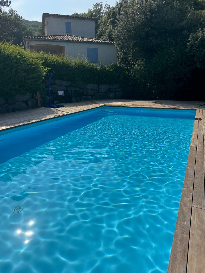 Appartement T2 Avec Piscine Et Terrasse - Salavas