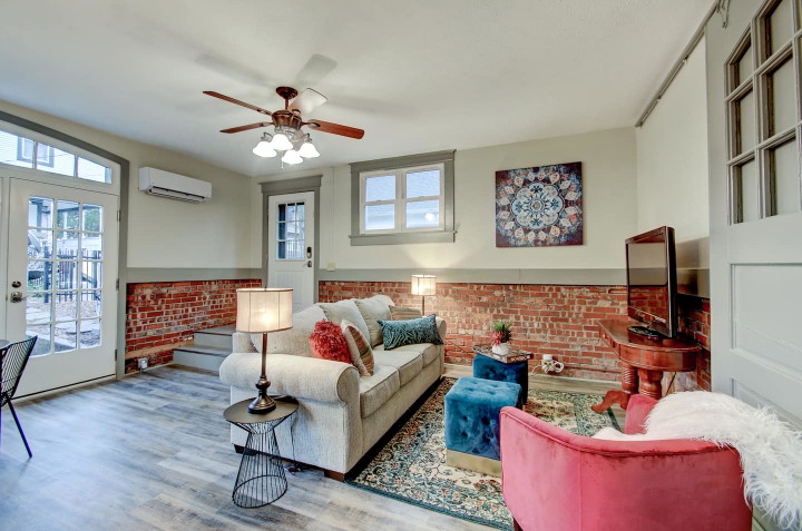 Redbird House - Fully Separate, Walkable, Parking - Indianapolis, IN