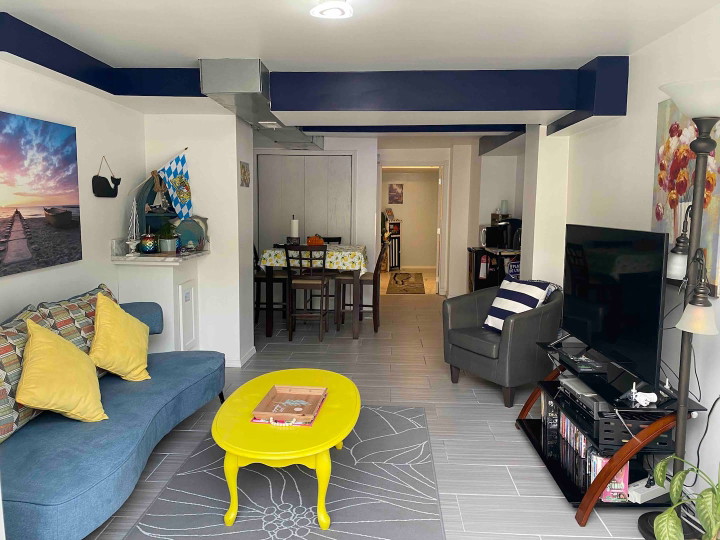 Newly Renovated Aloha Apt. - Des Moines, IA