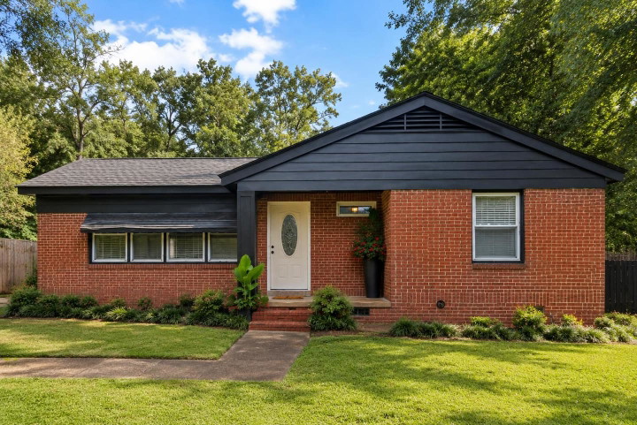 A Cozy Home Away From Home| Comfortable& Inviting - Montgomery, AL