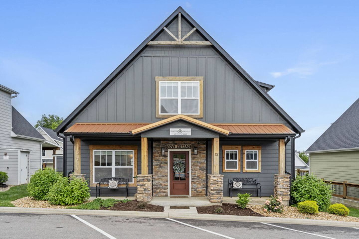New Arcades And Slide-private Hot Tub-free Tickets - Branson, MO
