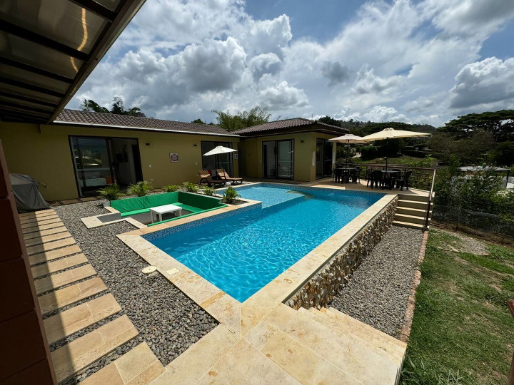 Hermosa Casa En La Mesa Cund - La Mesa