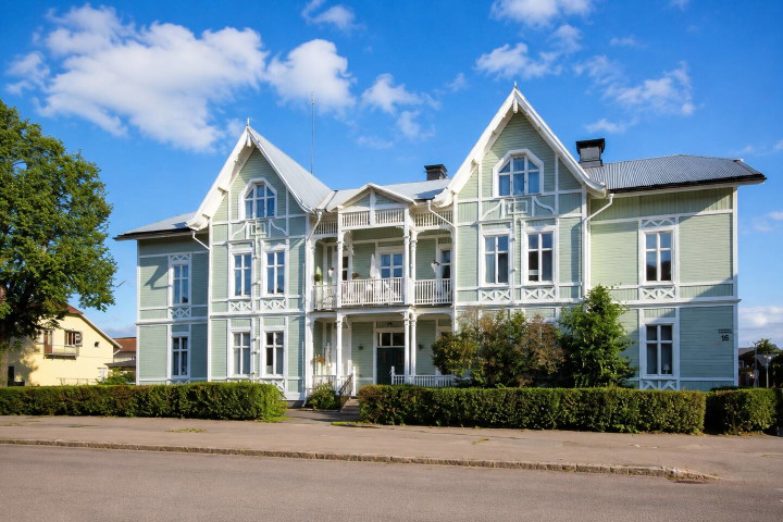 Sekelskifteshus Med Centralt Läge. - Åmål