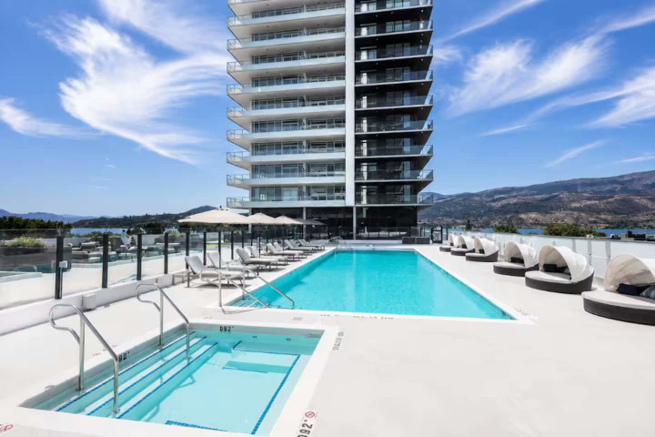 Luxury Lakeview 2 Bedroom Condo Downtown Kelowna - Kelowna