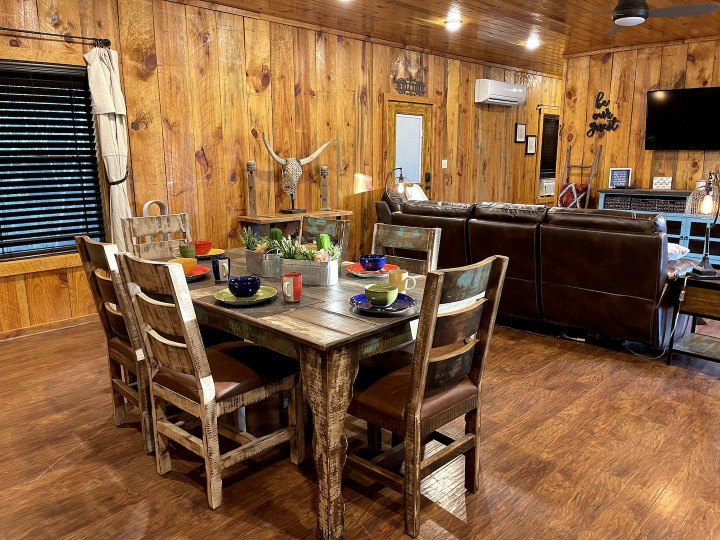 Cabin Oasis - Your Perfect Getaway - Navasota, TX